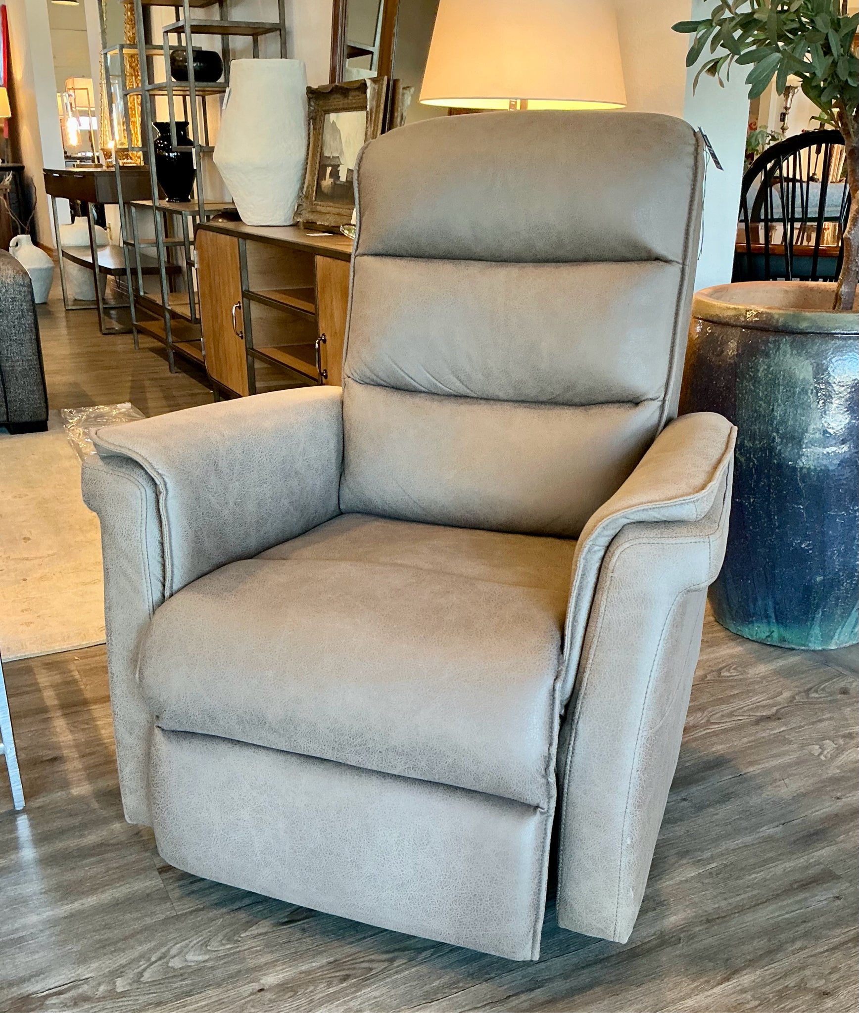 Electric Reclining Chair – consignmyfurniture