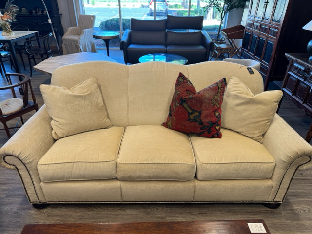Pearson Sofa – consignmyfurniture